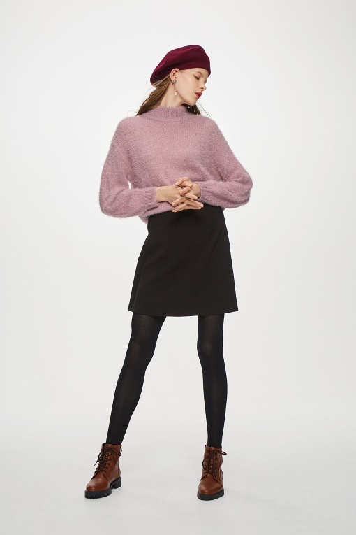 人気のGU「990円パステルカラーニット」、大人の女性はNGなアイテムは？ | 女子SPA！