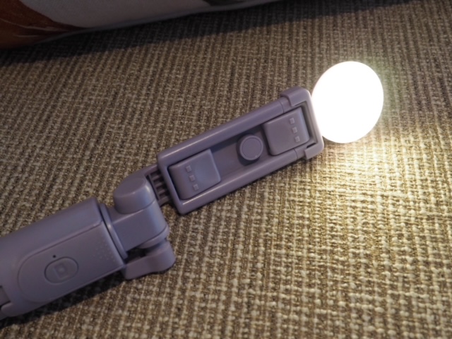 人気の理由、これは納得！3COINS「LED三脚自撮り棒」いいとこ5つあげてみた | 女子SPA！