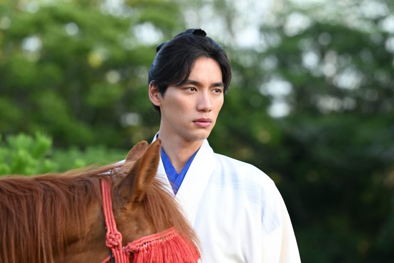 NHK『大奥』、福士蒼汰“胤篤”と“有功”は似て非なる人物。二役っぷりが圧巻 | 女子SPA！