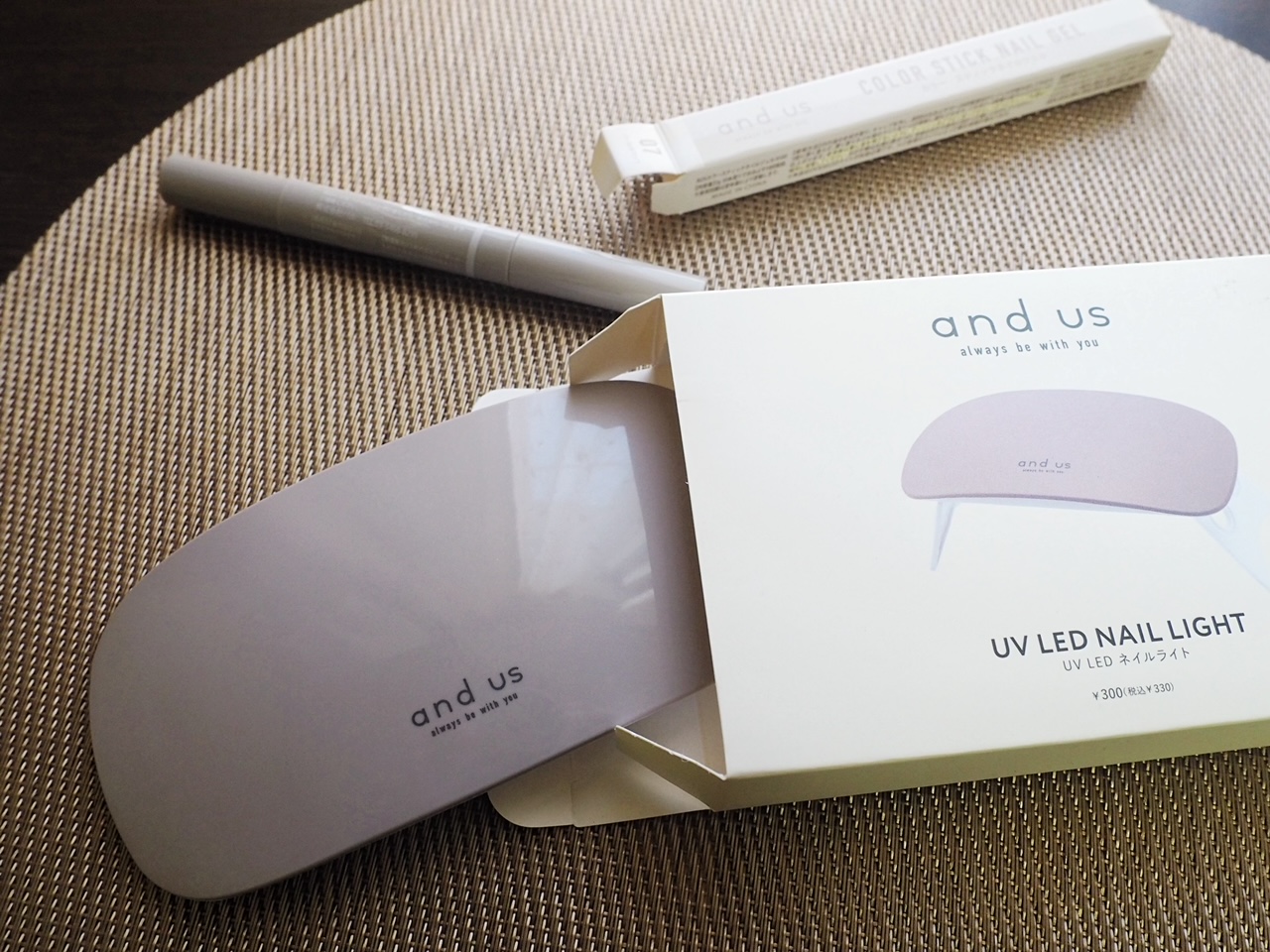 SNSで話題の「LEDネイルライト」そんなに安くて本当に固まるの？ | 女子SPA！