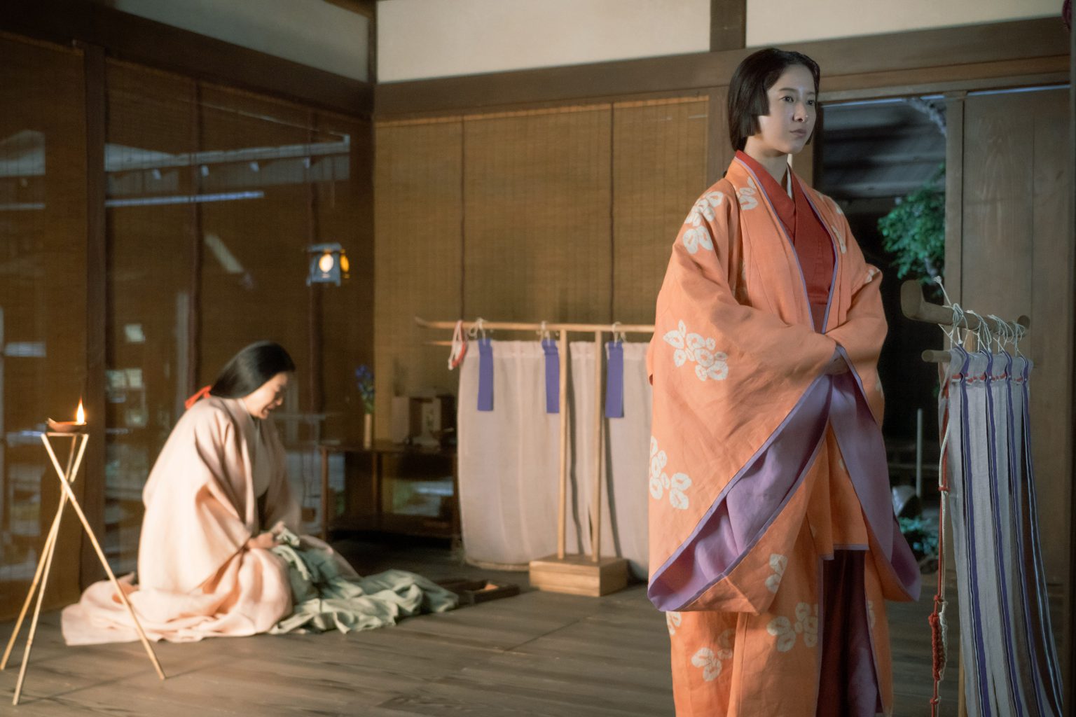 会うなり抱擁、そしてキス…35歳女優の“体当たり”のラブシーンが艶かしい。2人の恋の行方は？｜NHK大河『光る君へ』 | 女子SPA！ | ページ 3