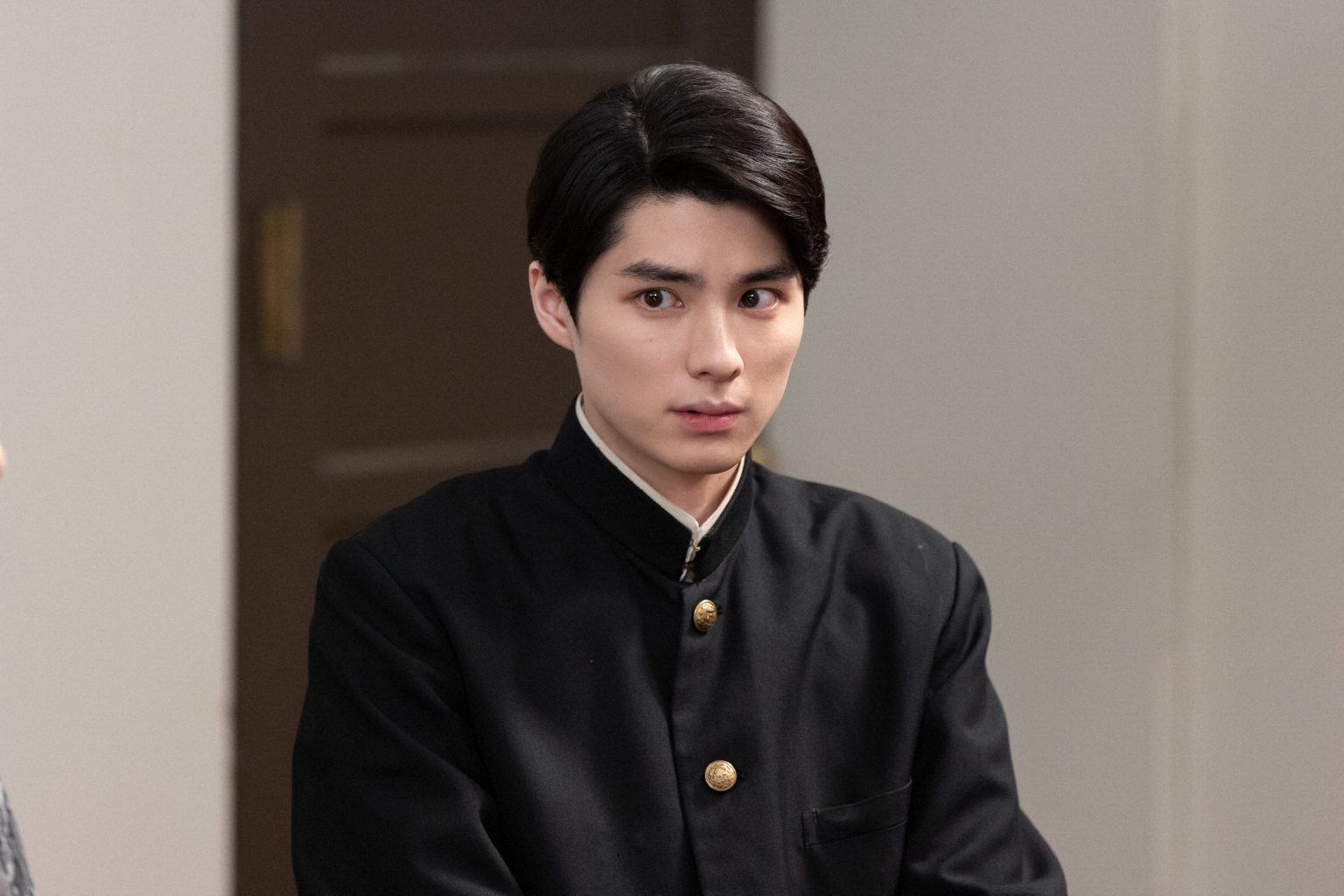 NHK『虎に翼』登場の25歳俳優の“出身地ならではの繊細さ”。色っぽい横顔にも注目 | 女子SPA！