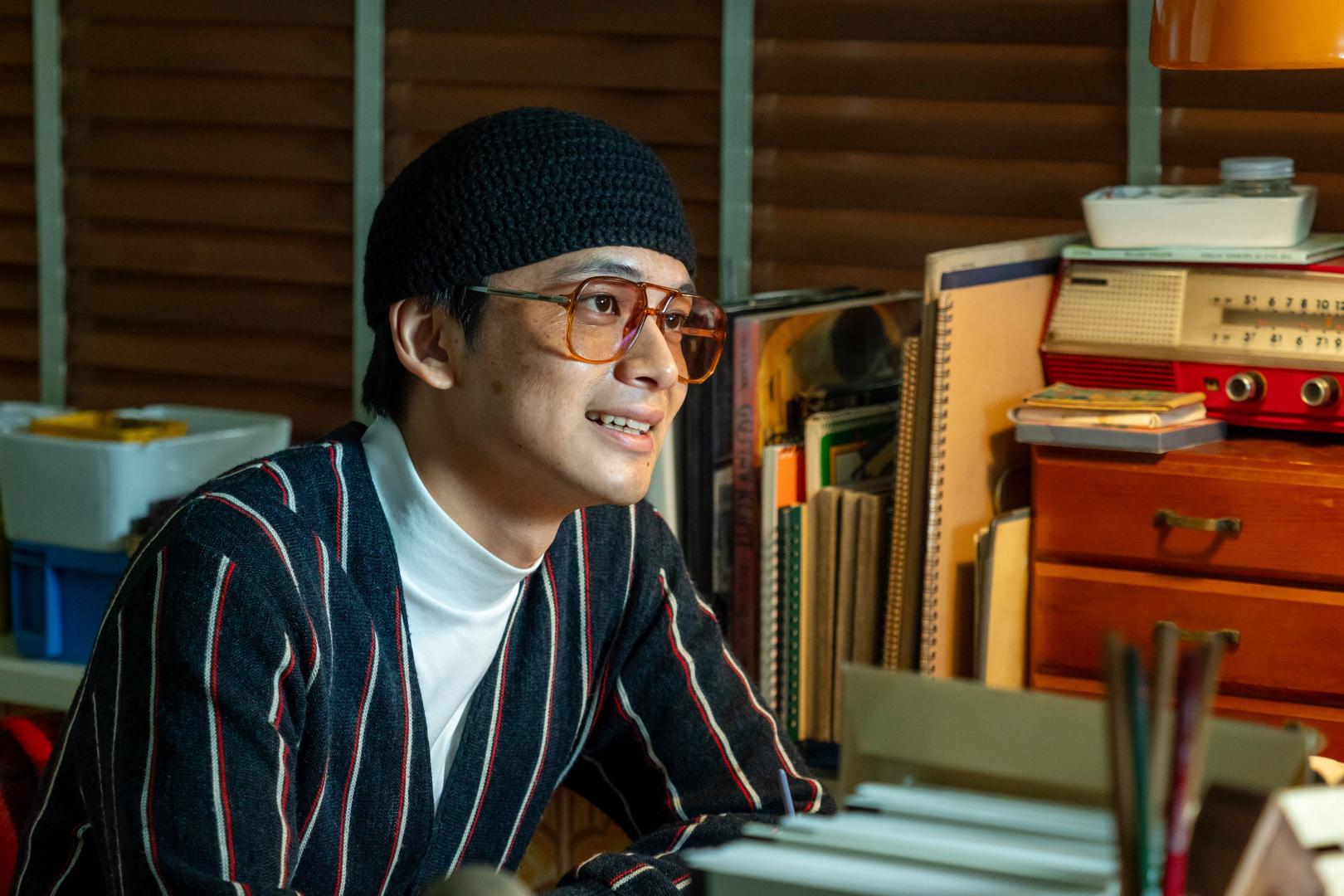 NHK朝ドラで“老けメイク”の27歳俳優。いきなり50代前半を演じても「これこれ」と思わせる魅力とは | 女子SPA！